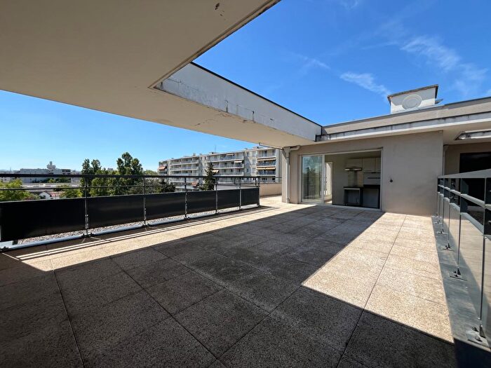 Villeurbanne, Buers : Appartement 3 pièces à louer