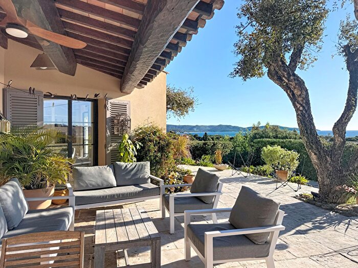 Maison à vendre - Cavalaire-sur-Mer, Moulin, Collières, Eau Blanche - 5 pièces - 4 chambres