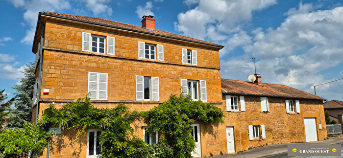 Maison 10 pièces à vendre à Saint-Germain-Nuelles, Saint-Germain-sur-l'Arbresle