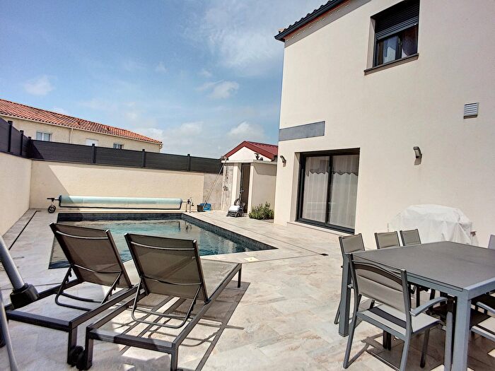 Maison à vendre - Villeneuve-de-la-Raho - 12 pièces