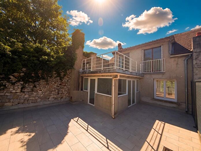 Maison 5 pièces à Nemours, Hauteurs du Loing, à vendre