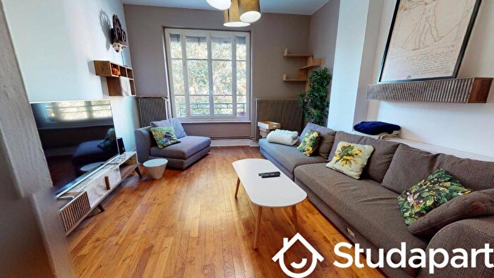 Appartement à louer - La Villette, Lyon ème arrondissement - 1 pièce - 4 chambres