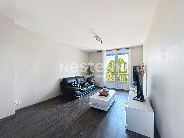Appartement 3 pièces à Bron, Eglise, à vendre