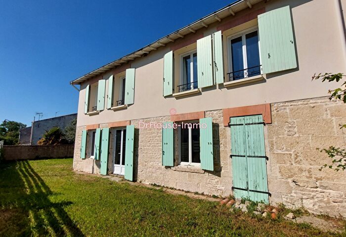 Maison à vendre - Mauzé-sur-le-Mignon - 7 pièces - 4 chambres