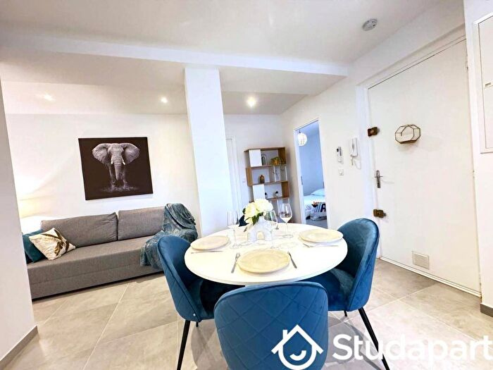 Appartement à louer - Temple, Toulon - 1 pièce - 1 chambre