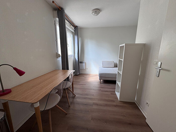 Appartement à louer - Orléans, La Croix Saint-Marceau, La Mouillère, Pré Pinson - 1 pièce