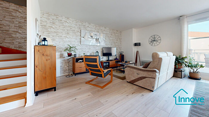 Appartement à vendre - Thiverval-Grignon - 4 pièces - 3 chambres