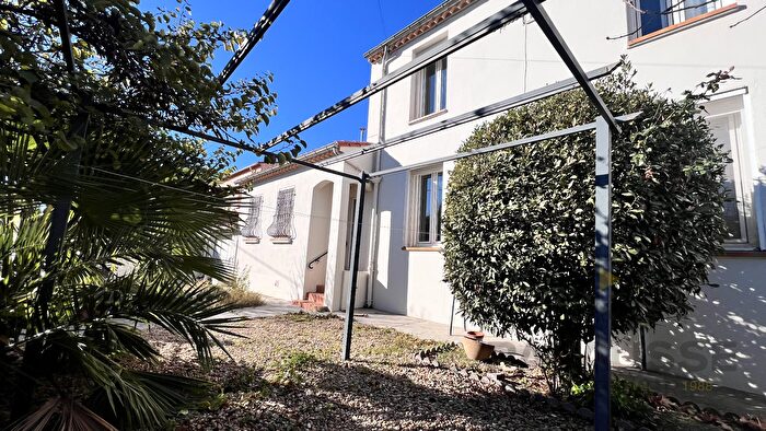 Maison à vendre - Narbonne, Bourg - 4 pièces - 3 chambres