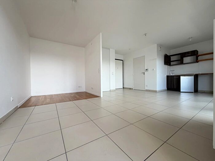 Bron, Porte des Alpes - Appartement 1 pièce à vendre