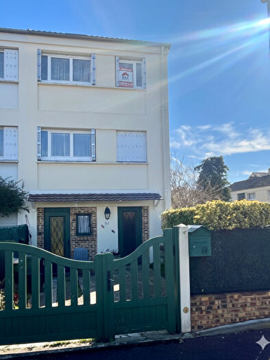 Maison à vendre - Villepreux - 5 pièces - 4 chambres