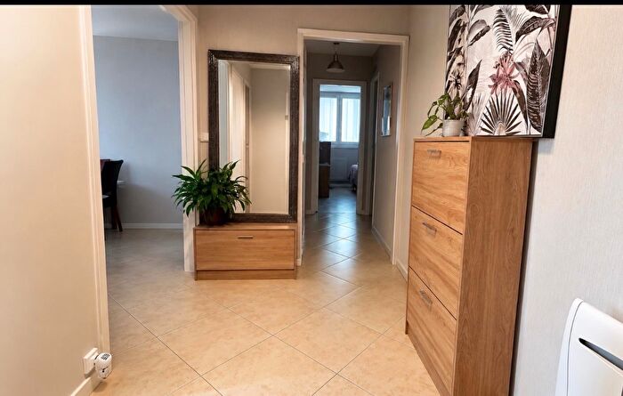 Châtellerault, Ozon : Appartement 4 pièces à vendre