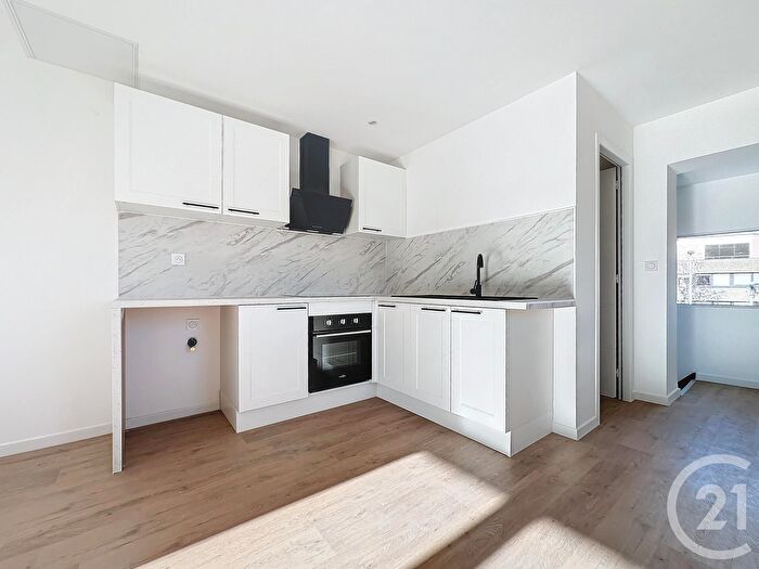 Appartement à louer - Montbéliard, Petite Hollande, Coteau Jouvent - 3 pièces - 2 chambres