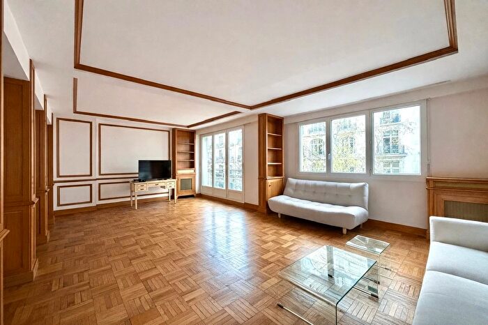 Appartement à louer - Paris e , Chaillot - 4 pièces - 2 chambres