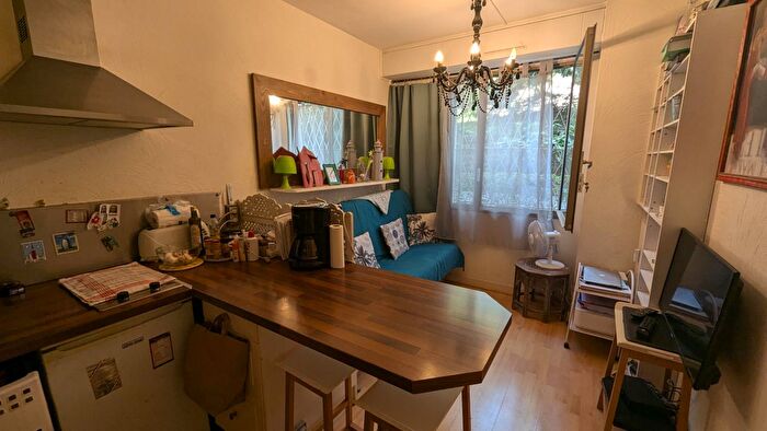 Appartement 2 pièces à vendre à Cannes, Californie Pezou