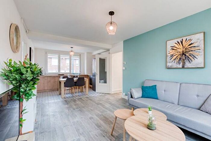 Appartement à louer - Saint Maurice-Pellevoisin, Lille - 4 pièces - 3 chambres