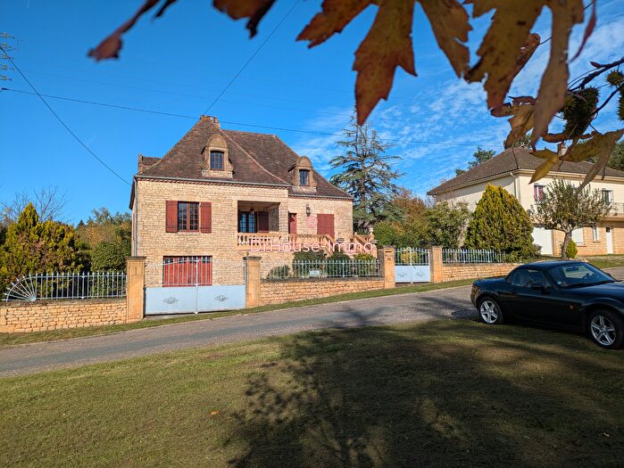 Villefranche-du-Périgord : Maison 5 pièces à vendre