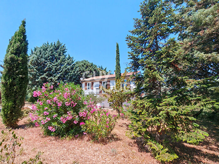 Maison 4 pièces à Saint-Julien-de-Peyrolas, à vendre