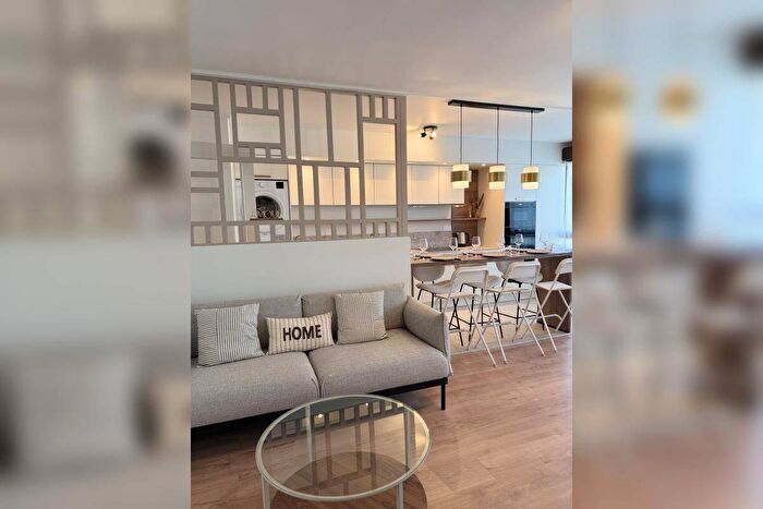 Barbâtre-Saint Remy-Verrerie, Reims - Appartement 4 pièces à louer