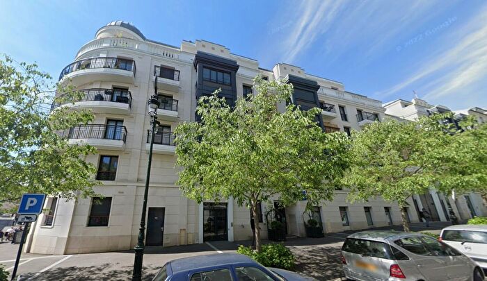 Puteaux, République : Appartement 2 pièces à louer
