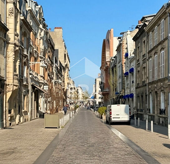 Appartement à vendre - Reims, Centre-ville - 2 pièces - 1 chambre