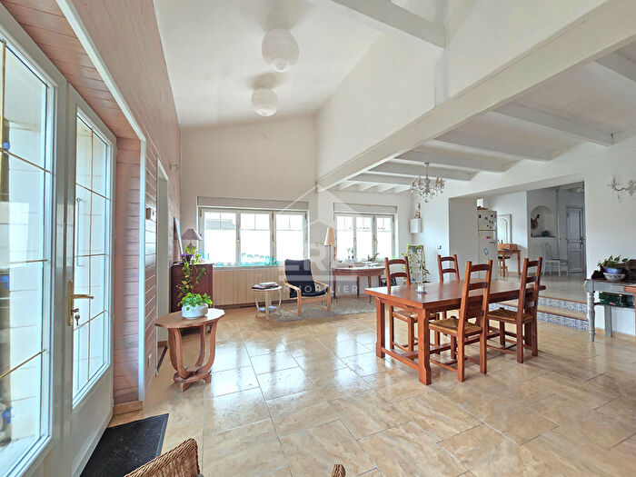 Maison à vendre - Vérines - 8 pièces - 6 chambres