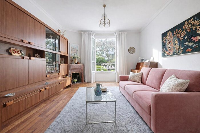 Maison à vendre - Viroflay, Rive Gauche, Verdun, Gare, Forêt Domaniale de Meudon - 5 pièces - 3 chambres