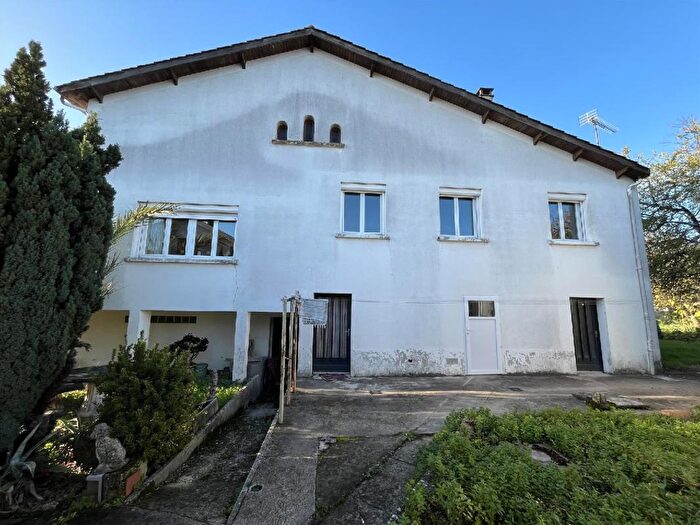 Maison à vendre - Châteaubernard - 4 pièces - 3 chambres