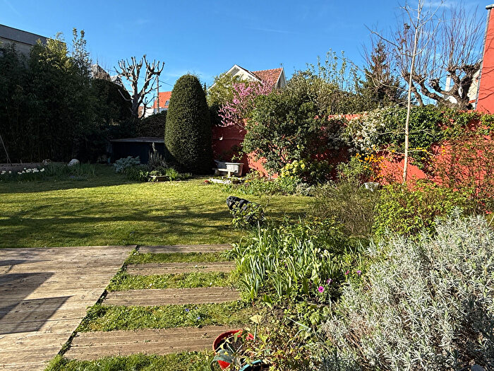 Maison à vendre - Colombes, Les Vallées - 8 pièces - 6 chambres