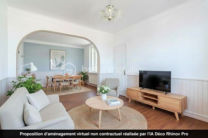 Maison 9 pièces à vendre à Pontault-Combault, Centre commercial
