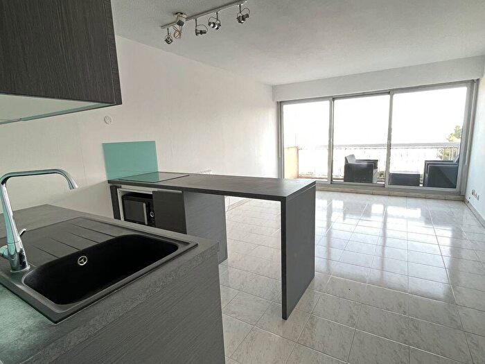 Appartement à louer - Mantega, Nice - 1 pièce