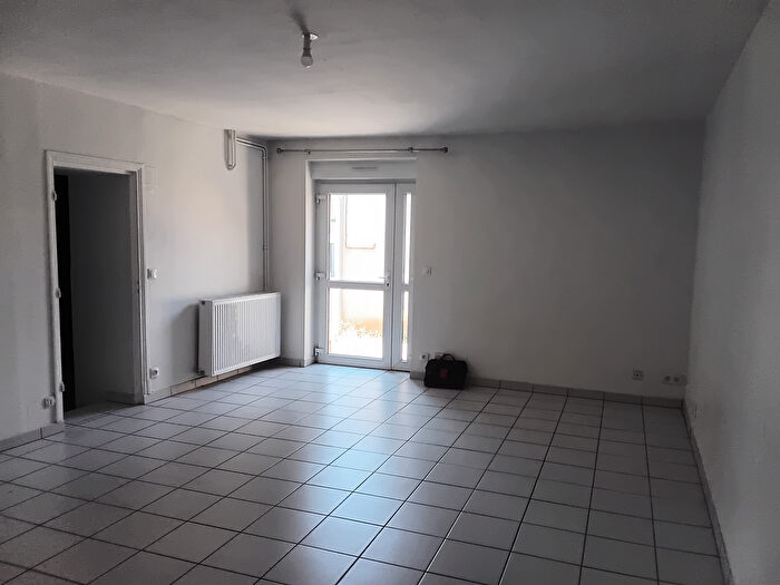 Appartement 3 pièces à louer à Nérondes