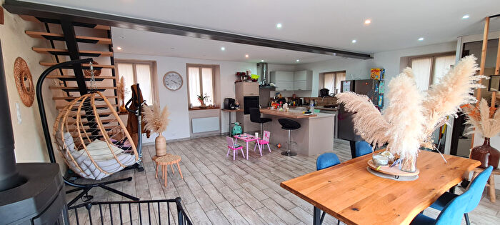 Maison à vendre - Bussy-en-Othe - 6 pièces - 4 chambres