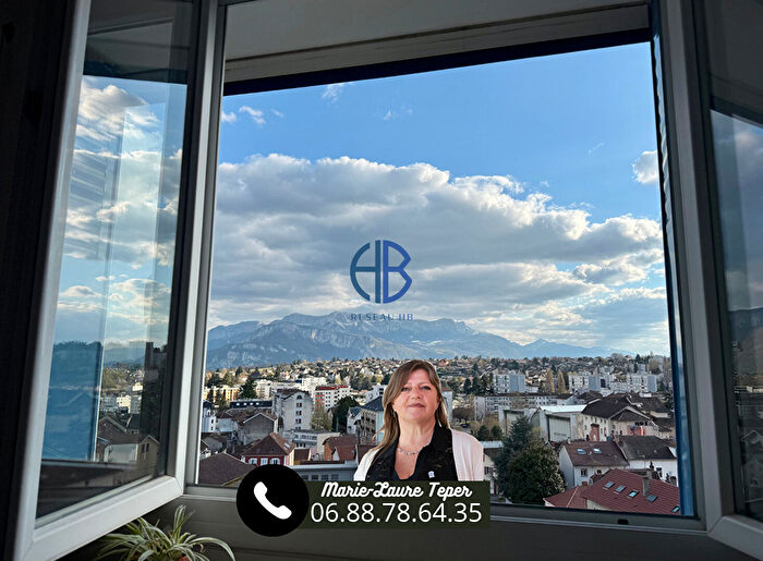 Appartement à vendre - Voiron, Centre-ville, Gare - 4 pièces - 3 chambres