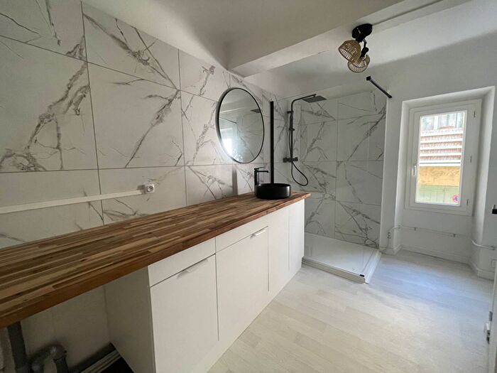 Appartement à louer - Cadolive - 2 pièces - 1 chambre