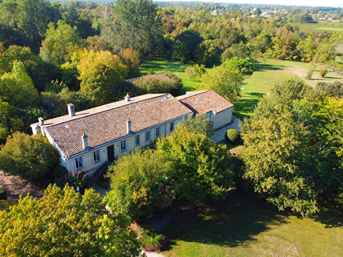 Maison à vendre - Moulis-en-Médoc - 14 pièces - 8 chambres