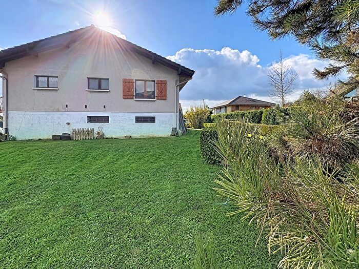 Maison à vendre - Cranves-Sales - 4 pièces - 3 chambres