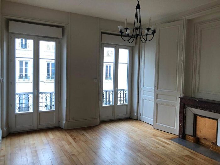 Appartement à louer - Annonay, Centre-ville - 4 pièces - 3 chambres