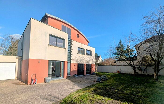 Maison à louer - Foch, Maisons-Laffitte - 7 pièces - 5 chambres