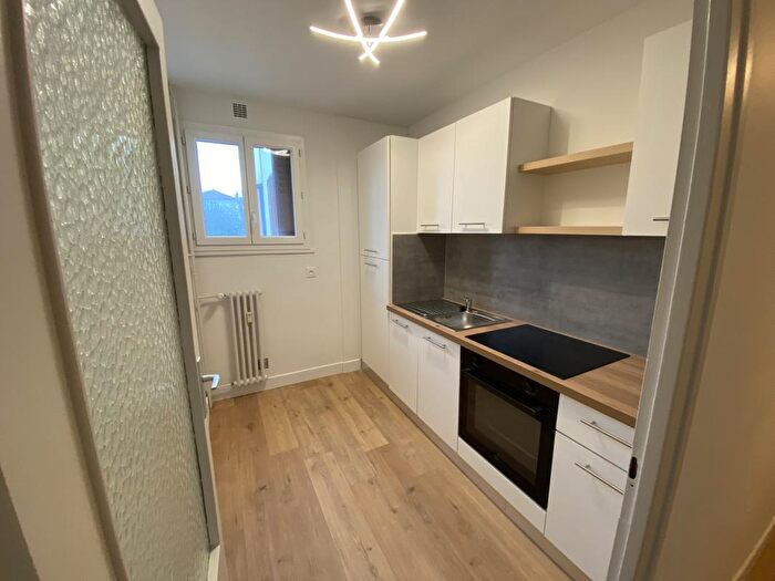 Appartement 1 pièce à louer - Bourgoin-Jallieu, L'Oiselet, La Maladière, La Grive
