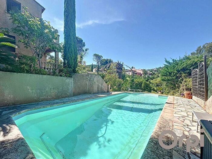 Maison à vendre - Roquebrune-sur-Argens, Les Terrasses - 4 pièces - 3 chambres