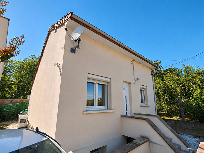 Maison 6 pièces à Fosses, à vendre