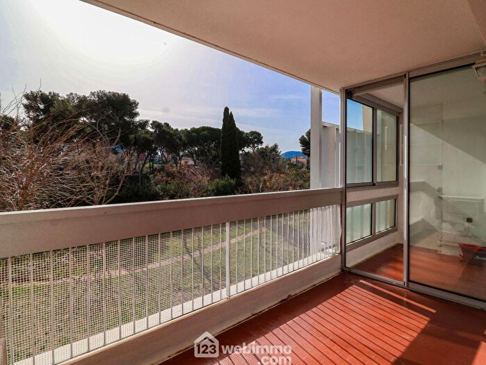 Appartement à vendre - Marseille e , Mazargues - 3 pièces - 2 chambres