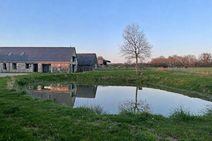 Maison à vendre - Saint-Georges-sur-Loire - 6 pièces - 4 chambres