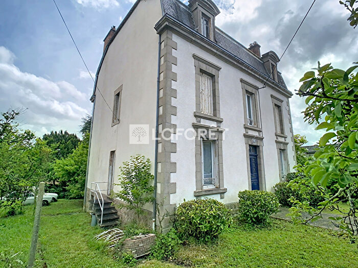 Saint-Junien : Maison 9 pièces à vendre