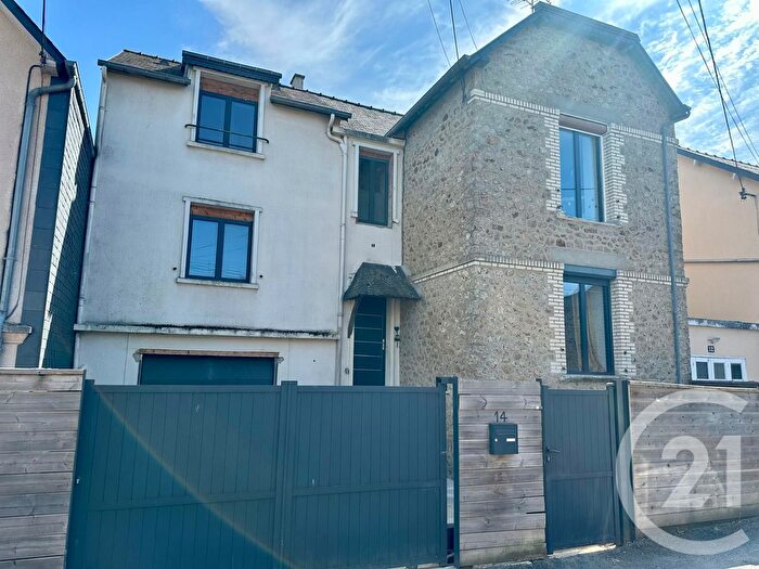 Fougères, Madeleine, Sermandière, Chattière : Maison 8 pièces à vendre