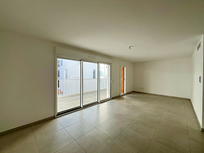 Appartement à louer - Marseille e , Vauban - 3 pièces - 2 chambres