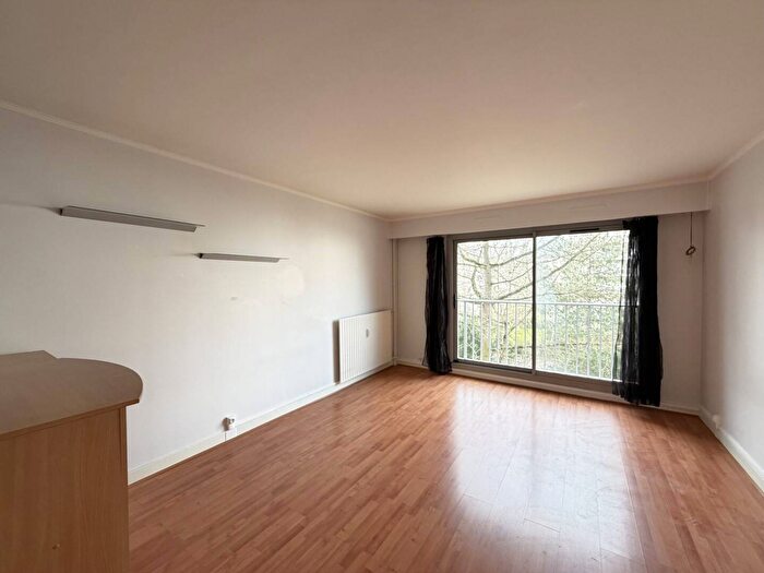 Appartement à louer - Reine-Mairie, Boulogne-Billancourt - 1 pièce