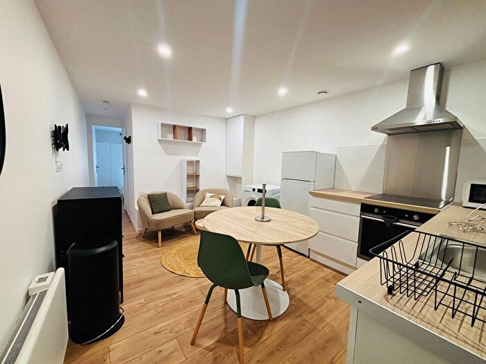 Appartement à louer - Centre Ville, Mâcon - 2 pièces - 1 chambre