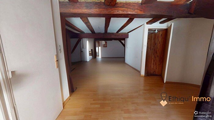 Appartement à louer - Est, Bar-sur-Aube - 4 pièces - 3 chambres