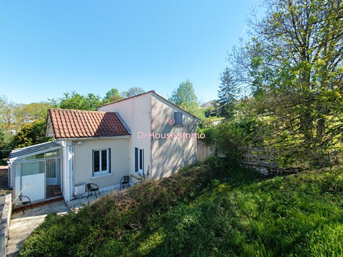 Magnac-sur-Touvre : Maison 4 pièces à vendre